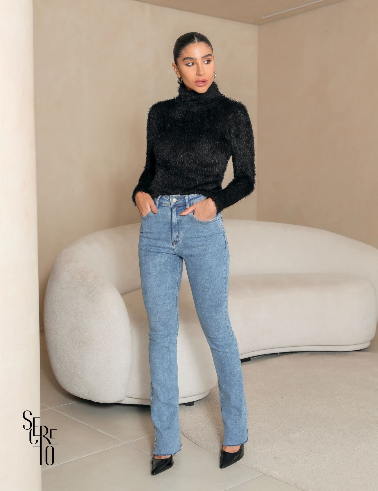 Blusa Cacharrel Fluffy Helena Preto| Secreto Closet